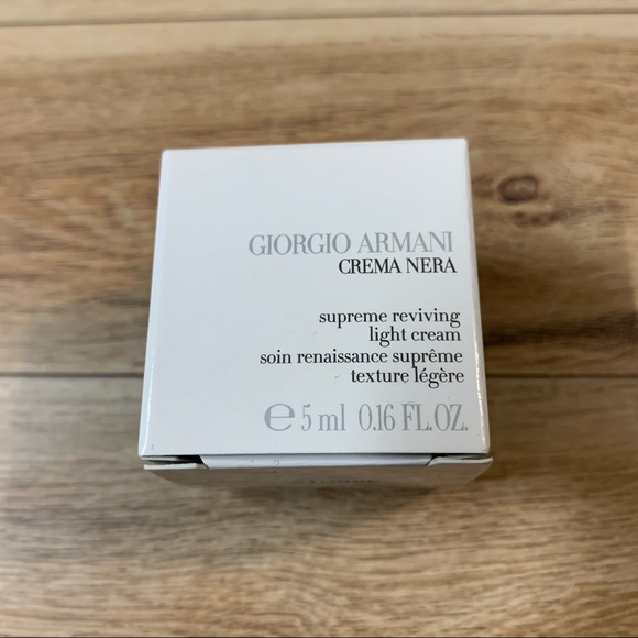 Giorgio Armani | Skincare | Armani Crema Nera Supreme Reviving Light ...